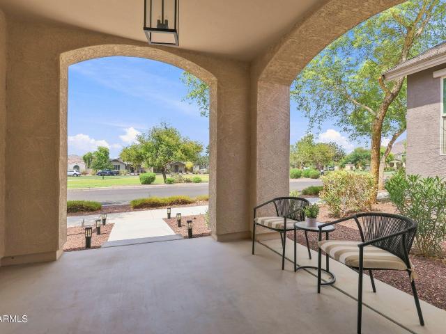 2389 n riley road
