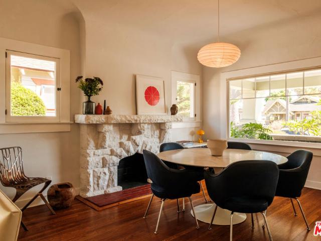 2389 W 31st Street