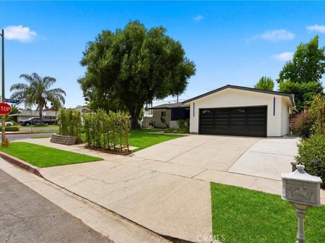 23800 Tiara St, Woodland Hills, CA 91367