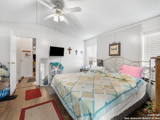 23805 Hackberry Point