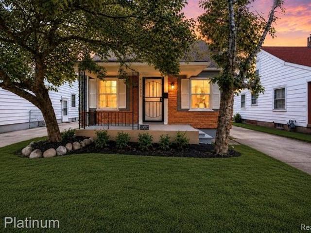 23809 Normandy Ave, Eastpointe, MI 48021