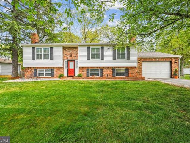 2380 Ironwood Dr, Waldorf, MD 20601