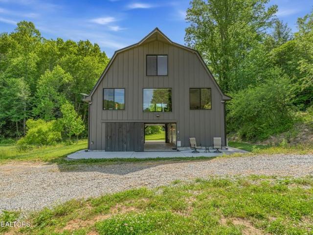 2380 Rafter Rd, Tellico Plains, TN 37385