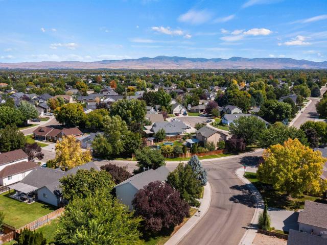 2380 W Baystone Dr