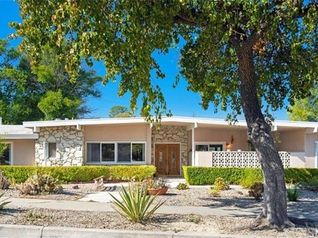 23811 Berdon St, Woodland Hills, CA 91367