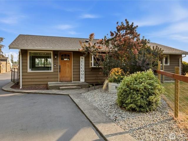 23815 SE 448th St, Enumclaw, WA 98022