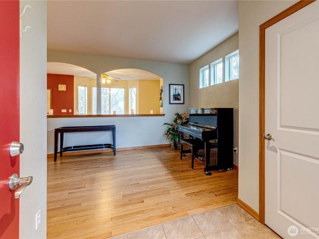 2381 nd Ave W, Bothell, WA 98021 | Compass