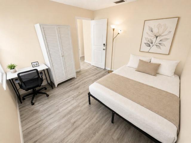 2381 Leon Ave #1