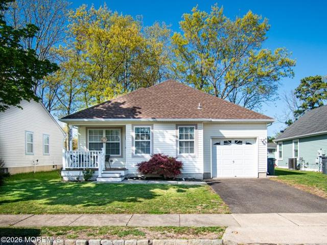 2382 Mount Hood Ln, Toms River, NJ 08753