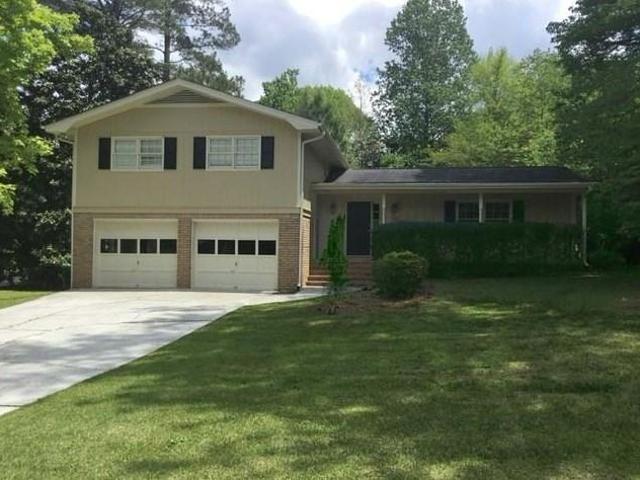 2382 Kingsland Dr, Dunwoody, GA 30360