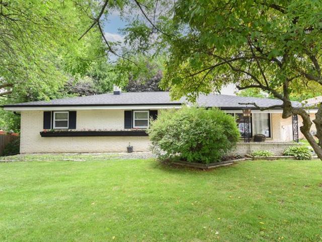 2382 S 93rd St, West Allis, WI 53227
