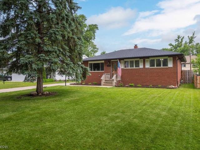 23838 Vincent Dr, North Olmsted, OH 44070