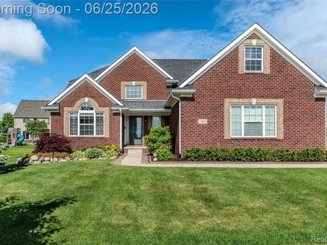 23839 Enclave Dr, Lyon Township, MI 48178