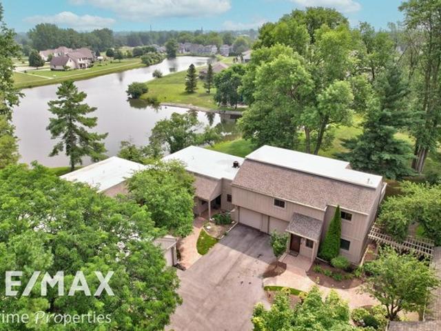 2383 Muirhead Dr, Bay City, MI 48706
