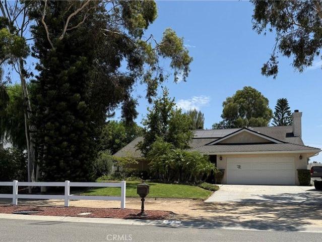 2383 Hialeah Cir, Norco, CA 92860