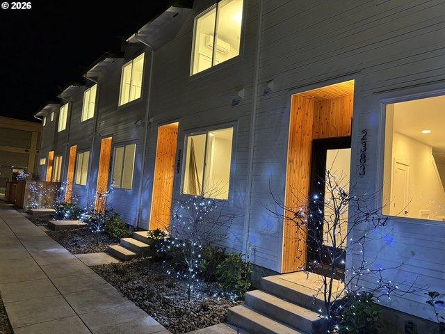 2383 SE 43rd St, Portland, OR 97206