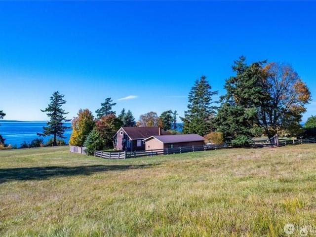 2383 W Shore Dr, Lummi Island, WA 98262