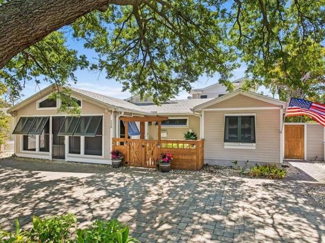238 40th Ave NE, Saint Petersburg, FL 33703