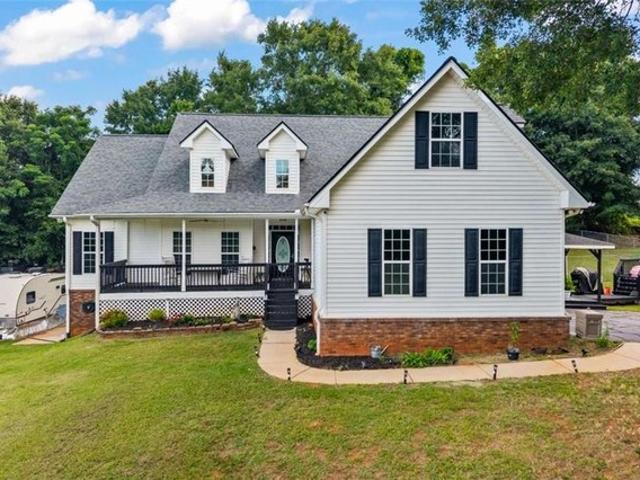 238 Apple Valley Rd, Commerce, GA 30529