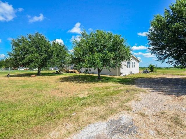 238 Boone Cir, East Bernard, TX 77435