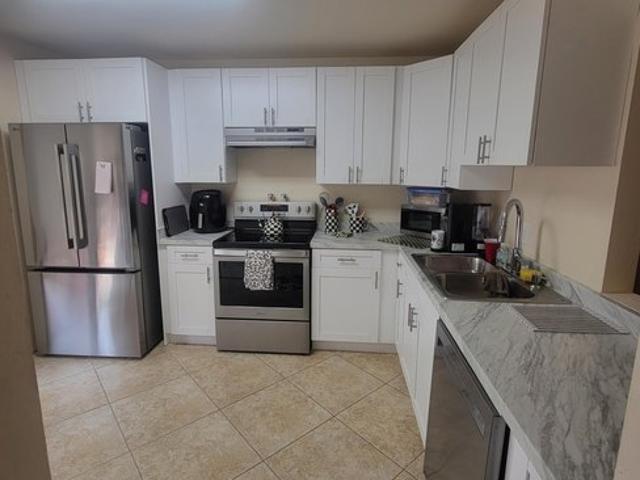 238 Bald Eagle Ct, Royal Palm Beach, FL 33411