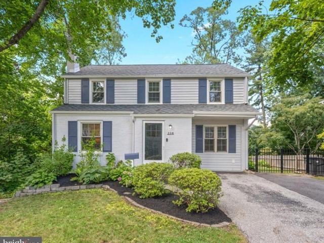238 Barcladen Cir, Bryn Mawr, PA 19010