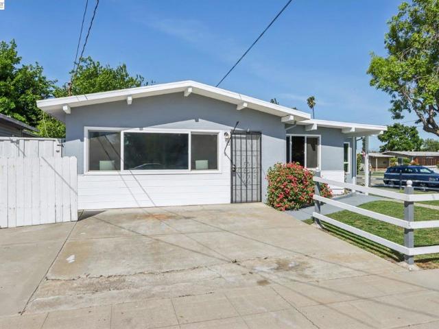 238 Bluebird Ave
