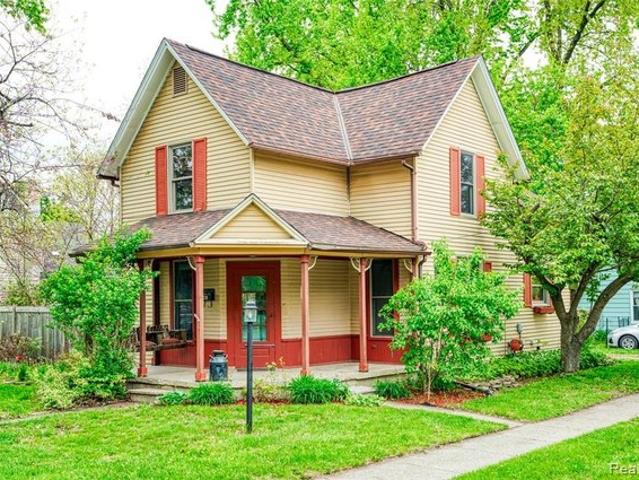 238 E Washington St, Howell, MI 48843