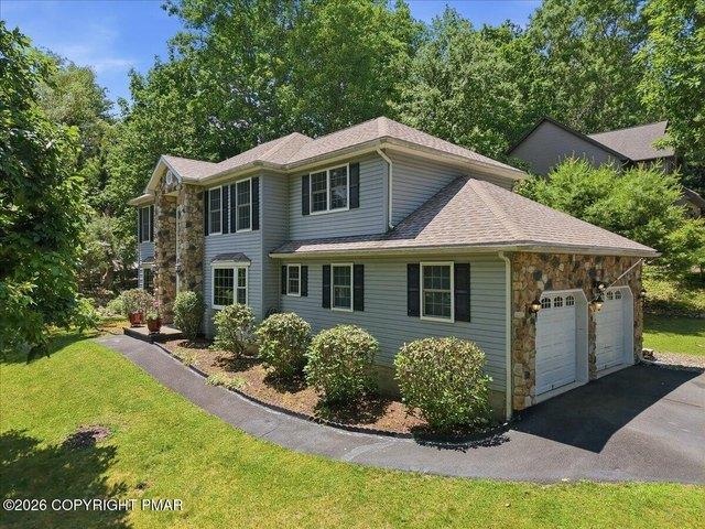 238 Fringe Dr, East Stroudsburg, PA 18302