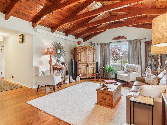 238 Frontage Road W