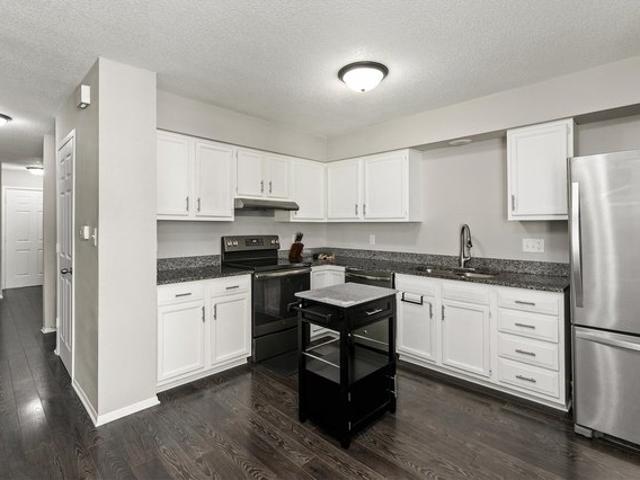 238 Holiday Cir Unit 46, West Des Moines, IA 50265
