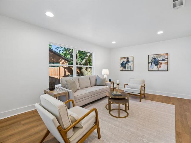 238 Oakwood Circle