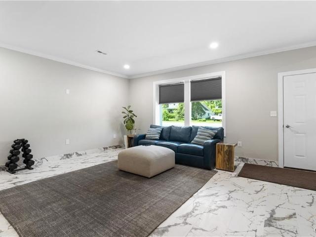 238 Oriskany Boulevard # 3