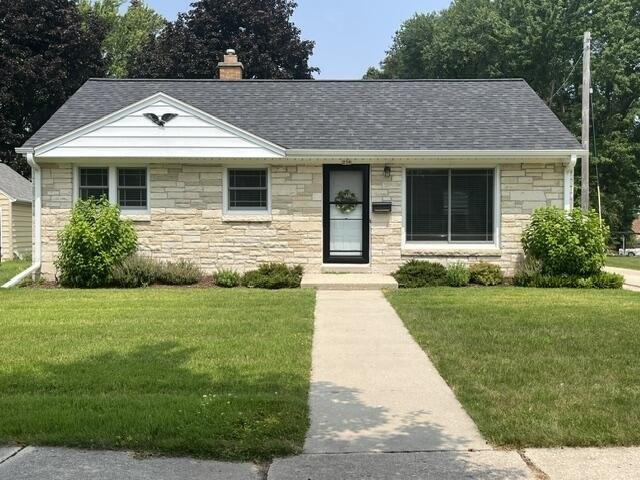 238 Lincoln Dr N, West Bend, WI 53095