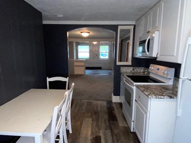 238 Meeker Avenue W