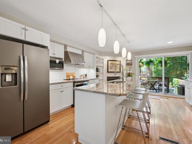 238 S 9Th Street