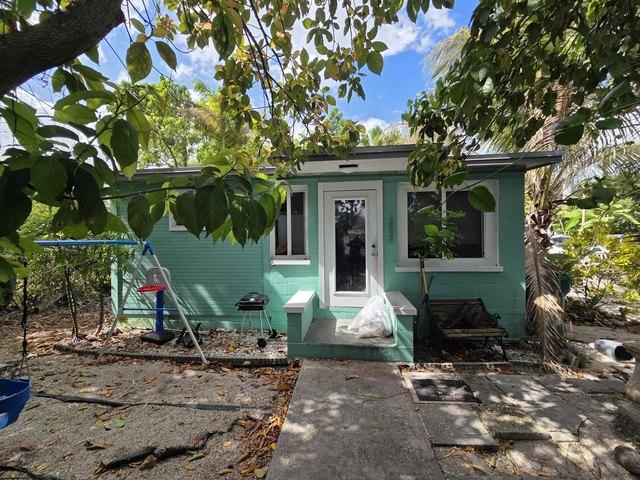 238 SW 1st St, Florida City, FL 33034