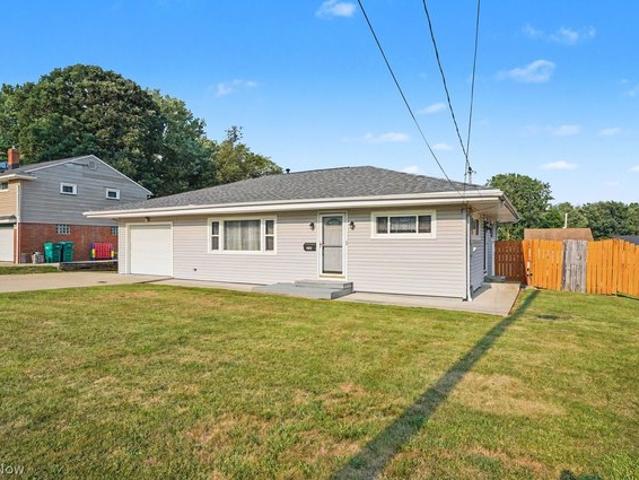 238 Roxbury Ave NW, Massillon, OH 44646