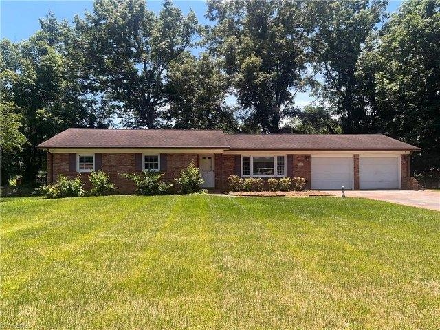 238 Raven Midlawn Dr, Wilkesboro, NC 28697