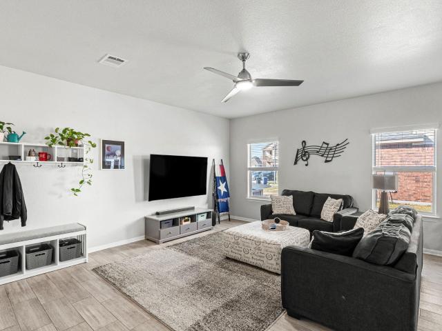 238 Wells Bnd