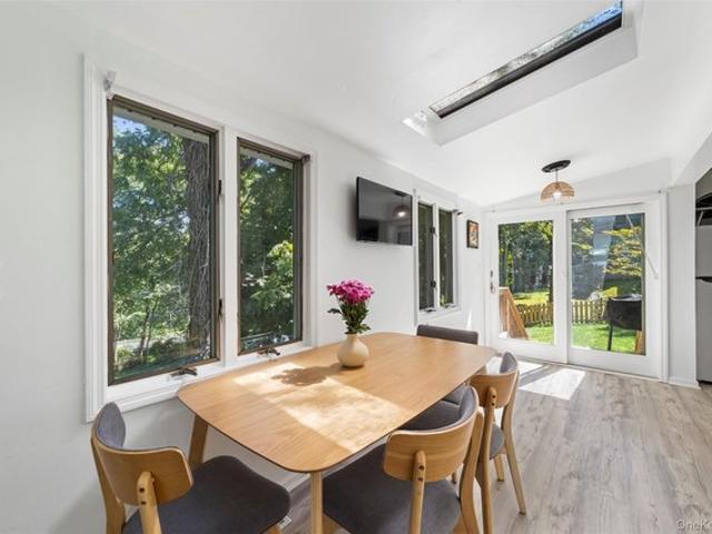 238 Tomahawk St, Yorktown Heights, NY 10598