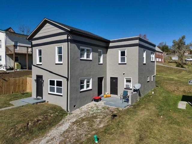 238 Third St, Pulaski, VA 24301