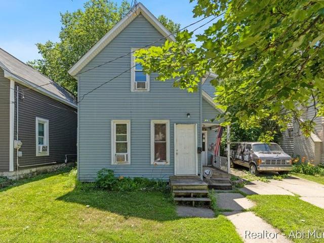 238 Travis St NE, Grand Rapids, MI 49505