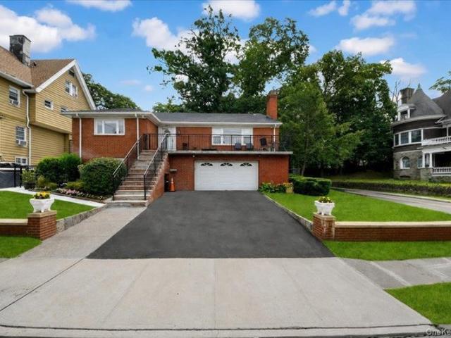 238 Van Cortlandt Park Ave, Yonkers, NY 10705