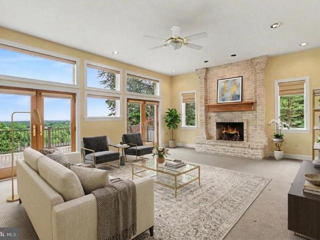 2394 Forest Hills Drive
