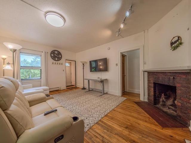 2394 Valentine Ave, Saint Paul, MN 55108