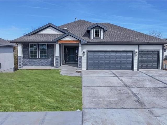 2394 W Wabash St, Olathe, KS 66061