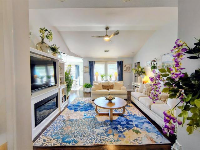 2395 Morlynn Dr