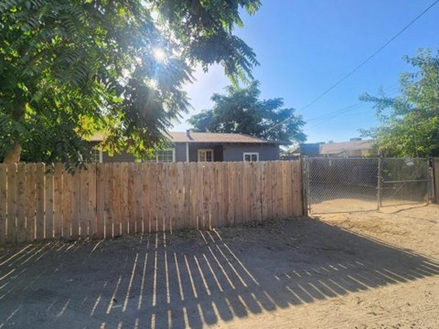 2395 E Springville Ave Apt A, Porterville, CA 93257