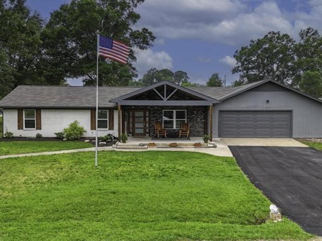 2395 E Royal Dr, Chandler, TX 75758